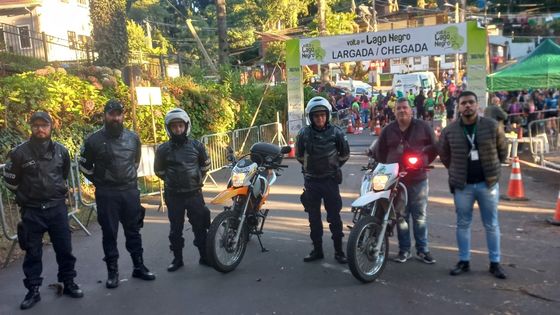 Volta ao Lago Negro 2025 contou com apoio da Secretaria de Trânsito de Gramado