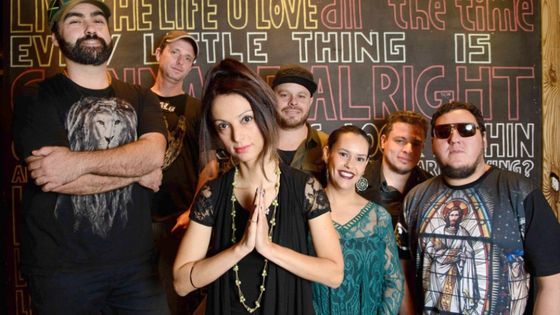 Última semana de apresentações no palco Sunset começa com show da banda ...