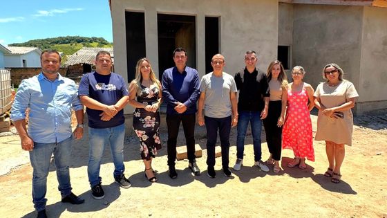 Gilberto Gomes e Carlos Gomes acompanham obras habitacionais em Parobé