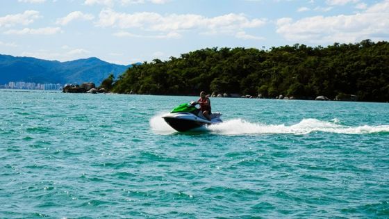 Porto Belo exige cadastro de empresas para aluguel de jet ski nas praias