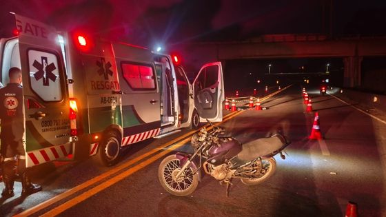 Pedestre morre após ser atropelado por moto sob pontilhão da SP-147
