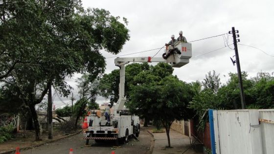 Cerca de 400 casas seguem sem energia em Paranavaí após temporal