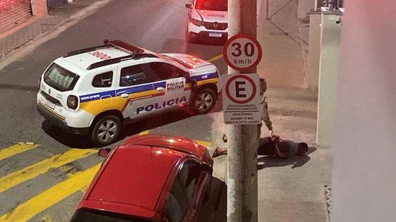 Homem tenta matar a namorada a golpes de facão na área central de Pouso ...