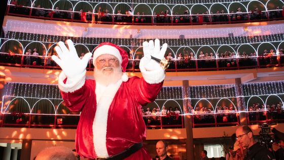 Desfile de chegada do Papai Noel leva alegria do Natal para a avenida ...