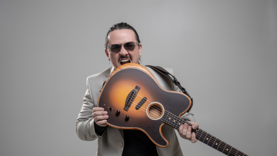 Cantor Dino Fonseca traz turnê de clássicos do rock internacional para ...