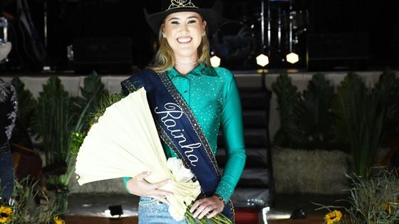 Dayna Brás é eleita Rainha do Peão 2024