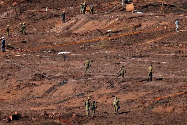 Comissão aprova relatório crítico ao acordo da Vale em Brumadinho