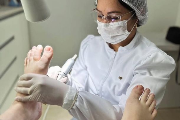 A importância do podólogo para a saúde dos pés e do corpo