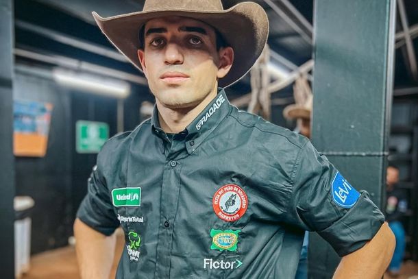 Peão de Santa Cruz de Monte Castelo é vice-campeão no rodeio de Barretos