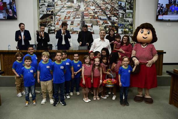 Fundação Nelly Jorge Colnaghi recebe Medalha Maria Chica