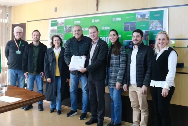 Projeto de cobertura da Praça Willy Barth é entregue à Prefeitura de Toledo