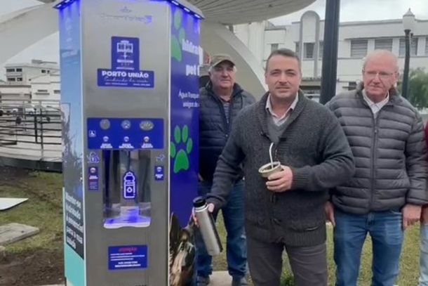 Porto União instala primeiro totem de água para pessoas e pets