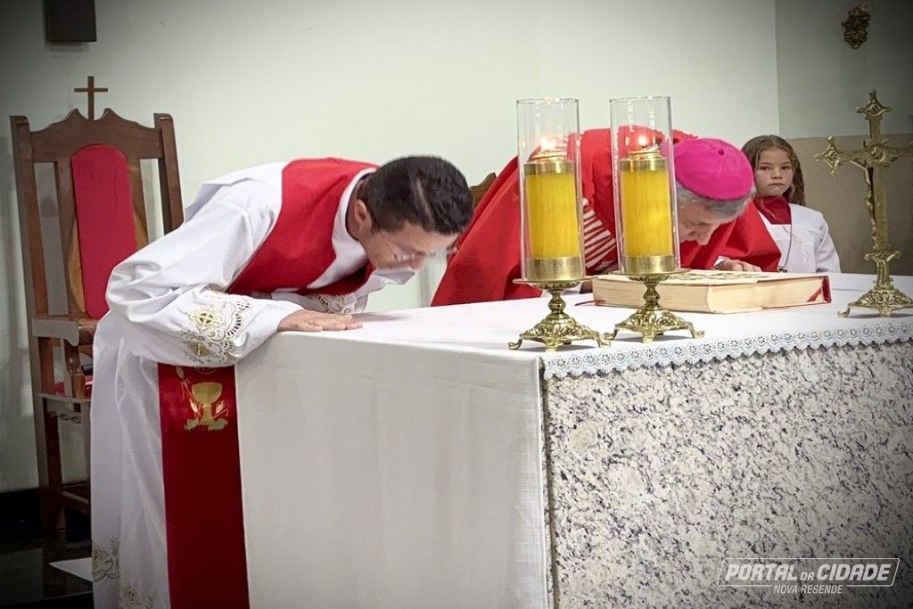 Cavacos celebra Crisma com presença de Dom José Lanza Neto