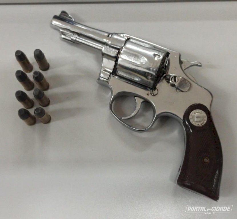 Preso pela PRF revólver calibre 32 marca Taurus e oito munições