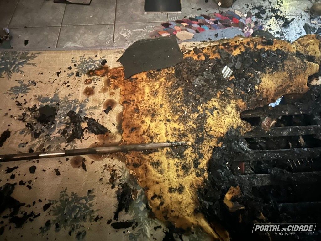 Incêndio atinge casa no Parque do Estado e mobiliza bombeiros municipais