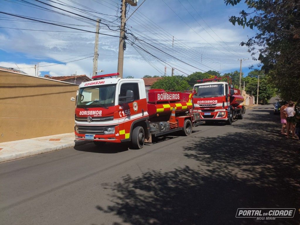 Incêndio atinge casa no Parque do Estado e mobiliza bombeiros municipais