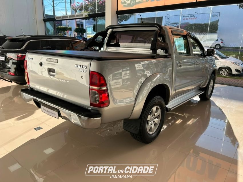 Toyota Hilux - CD SRV 4x2 2.7 Flex 16V Aut. - 2015/2015 - Umuarama - PR ...