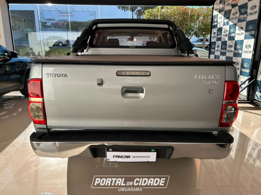 Toyota Hilux - CD SRV 4x2 2.7 Flex 16V Aut. - 2015/2015 - Umuarama - PR ...