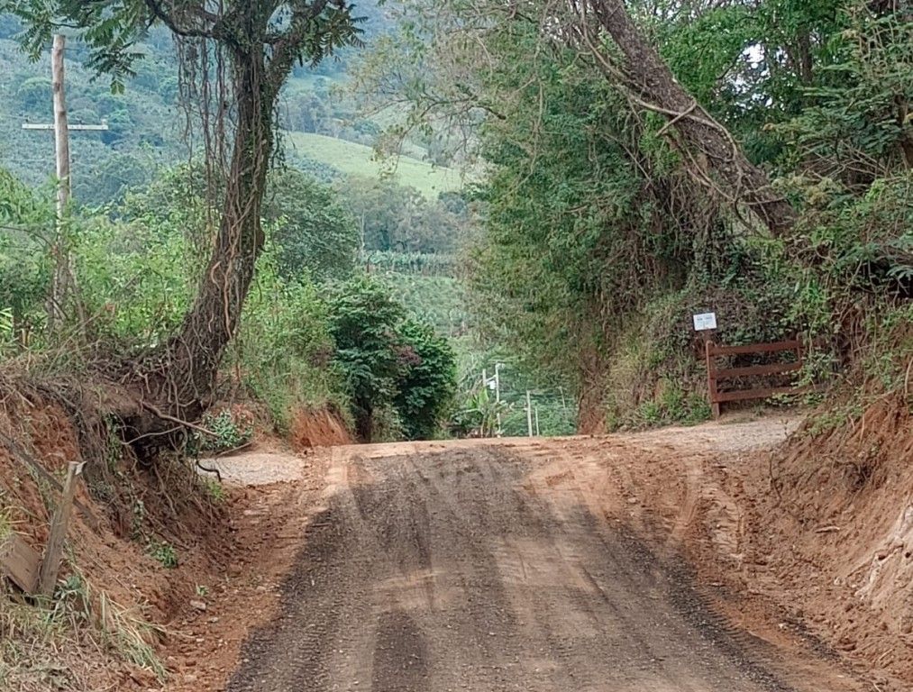 Estradas rurais dos Felisbertos e Serrinha do Stella recebem melhorias