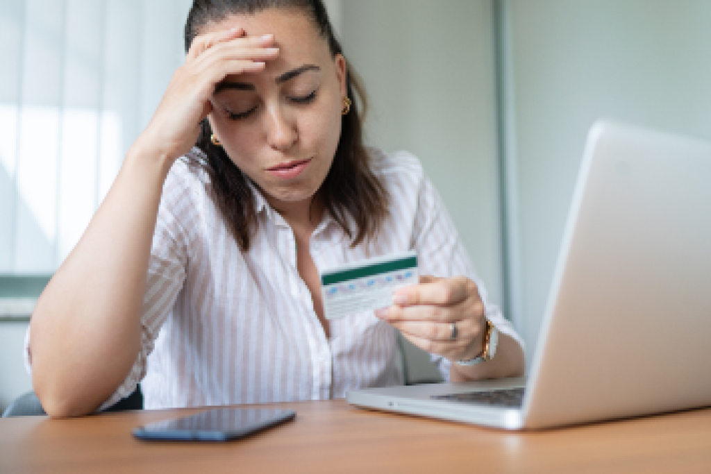 Jovem de 24 anos tem conta hackeada e perde R$ 385