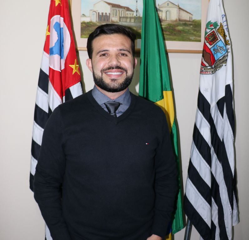 Curado da COVID-19, Lucas Cardoso retorna aos trabalhos