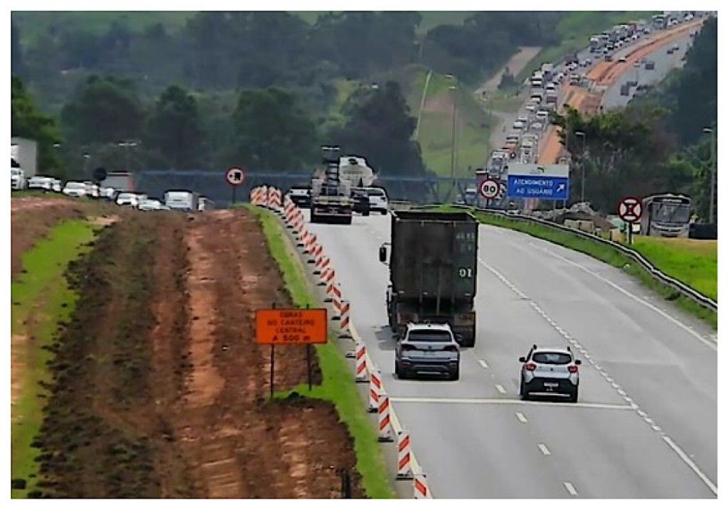 Obras da terceira faixa de rolamento na Rodovia D. Pedro I prosseguem ...
