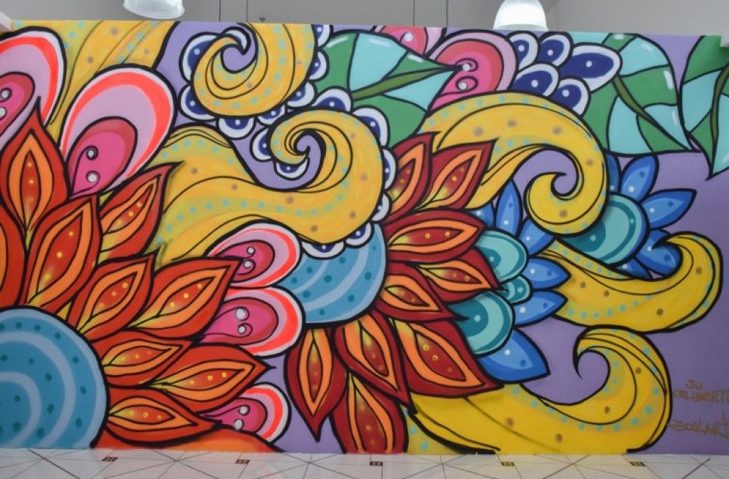 Mural colorido revitaliza secretaria em Atibaia com arte urbana