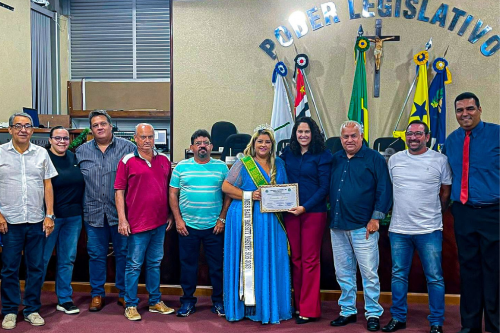 Vídeo: modelo plus size de Bady Bassitt recebe homenagem na Câmara