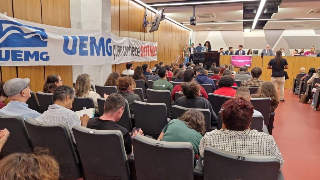 Mobilização histórica na ALMG defende UEMG e pressiona contra privatização