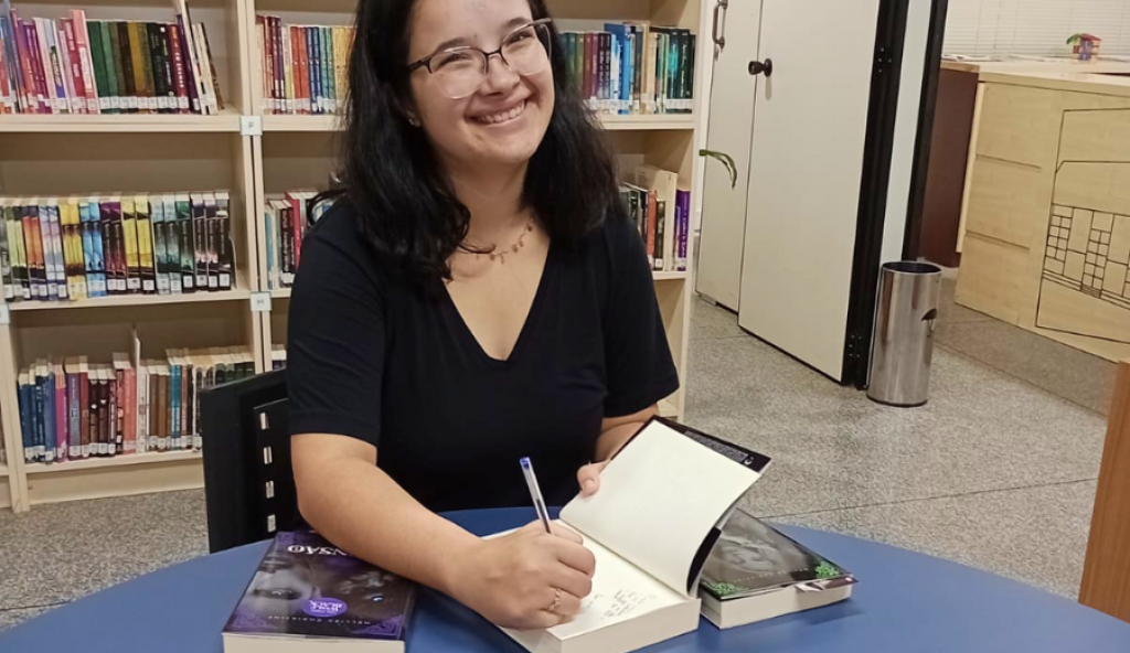 A história da escritora de Rodeio que publicou livros em segredo