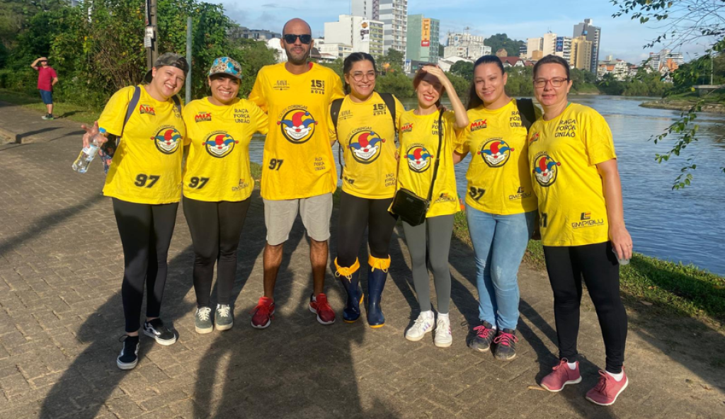 Coringas: conheça a família amarela que transformou a Gincana em tradição