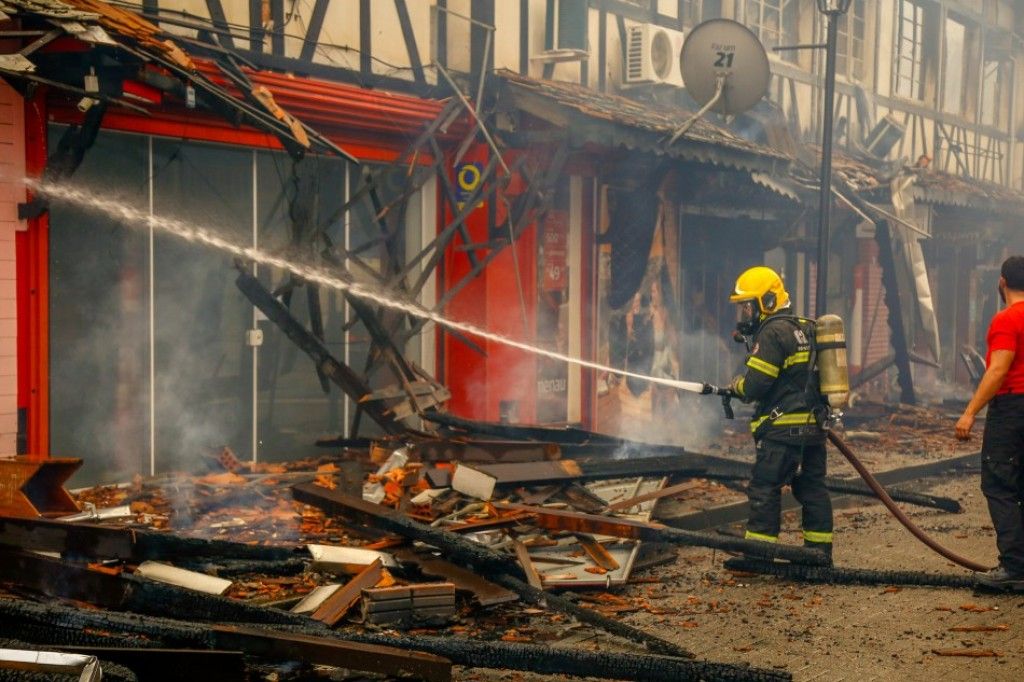 Bombeiro dá mais detalhes sobre causa do incêndio na rua XV de Novembro
