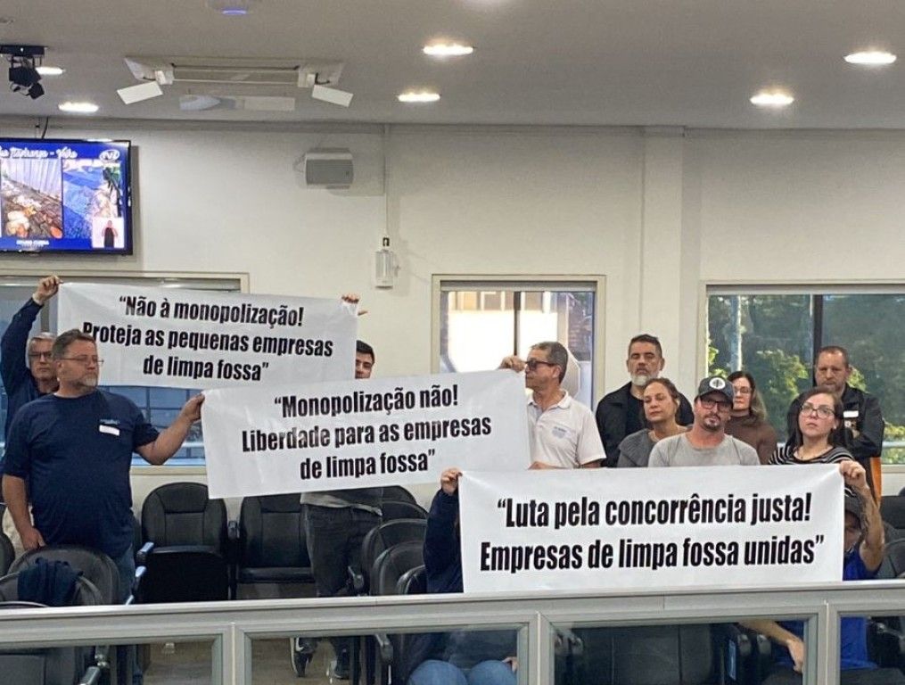Mudança no serviço de limpa fossa em Blumenau revolta trabalhadores do ...