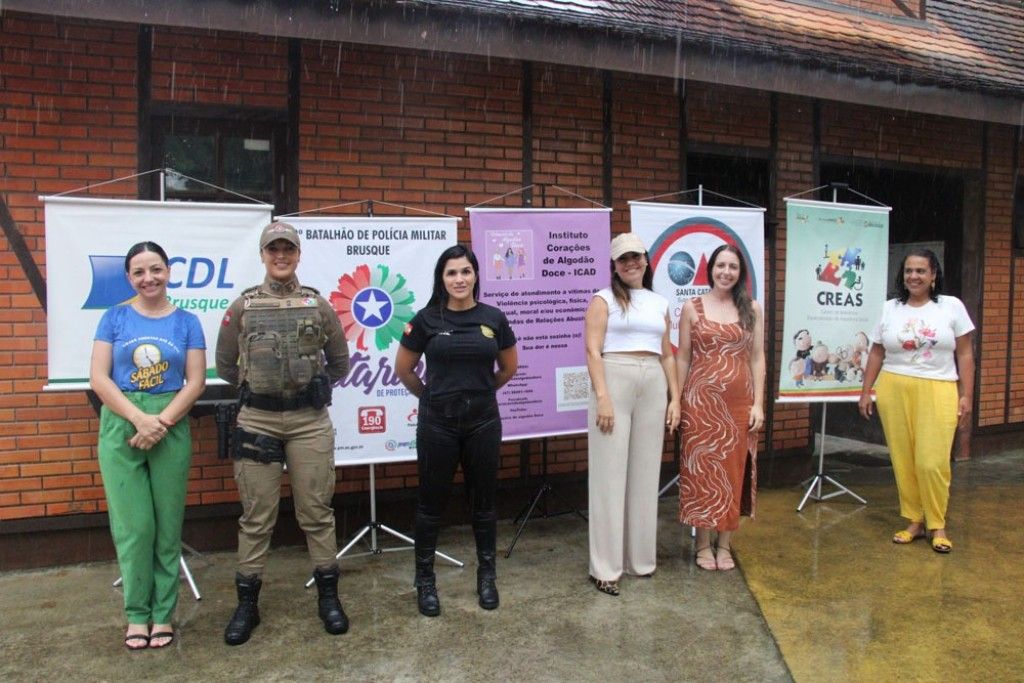 CDL Brusque realiza ações em alusão ao Dia Internacional da Mulher