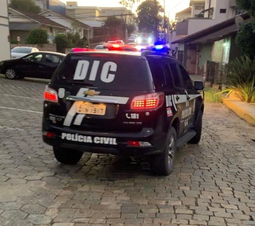 Polícia cumpre mandado de prisão preventiva por tráfico de drogas