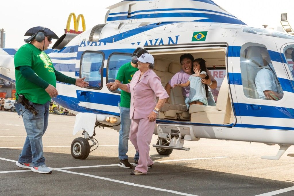 Havan realiza passeio de helicóptero para quase 300 pessoas em Brusque