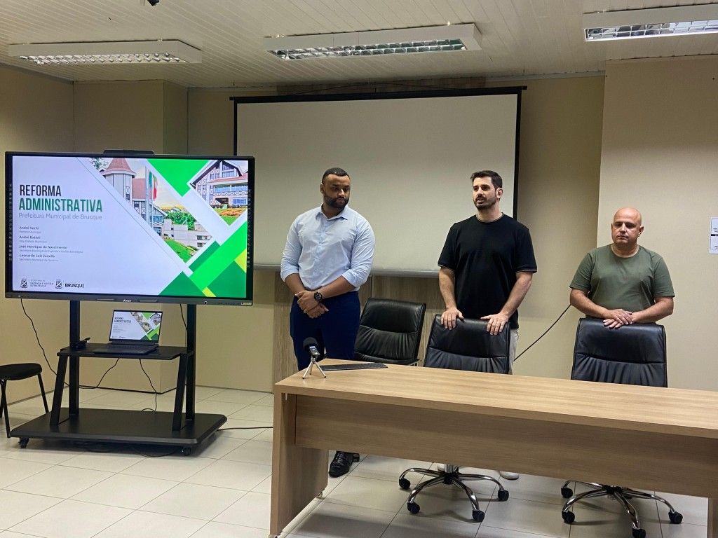 Prefeitura de Brusque apresenta reforma administrativa com novas ...