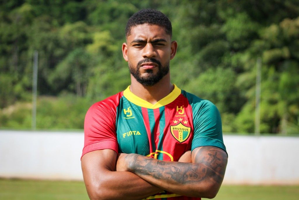 Brusque FC anuncia a contratação do volante Jean Mangabeira