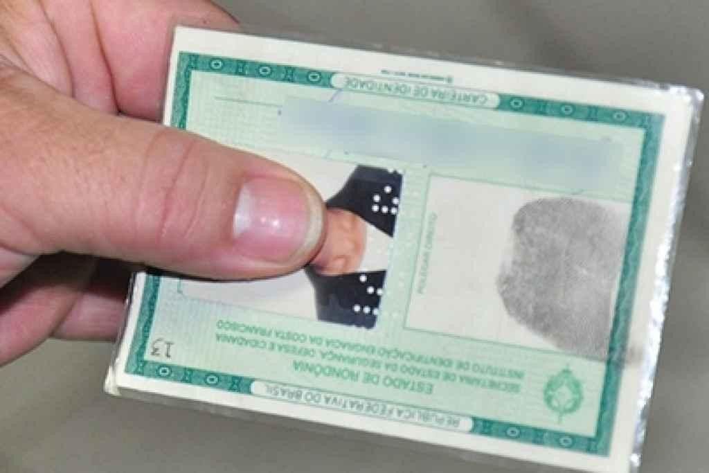 Homem é detido tentando abrir conta bancária com identidade falsa em ...
