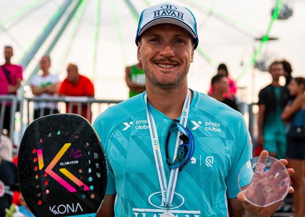 André Baran faz história e é vice-campeão mundial de beach tennis