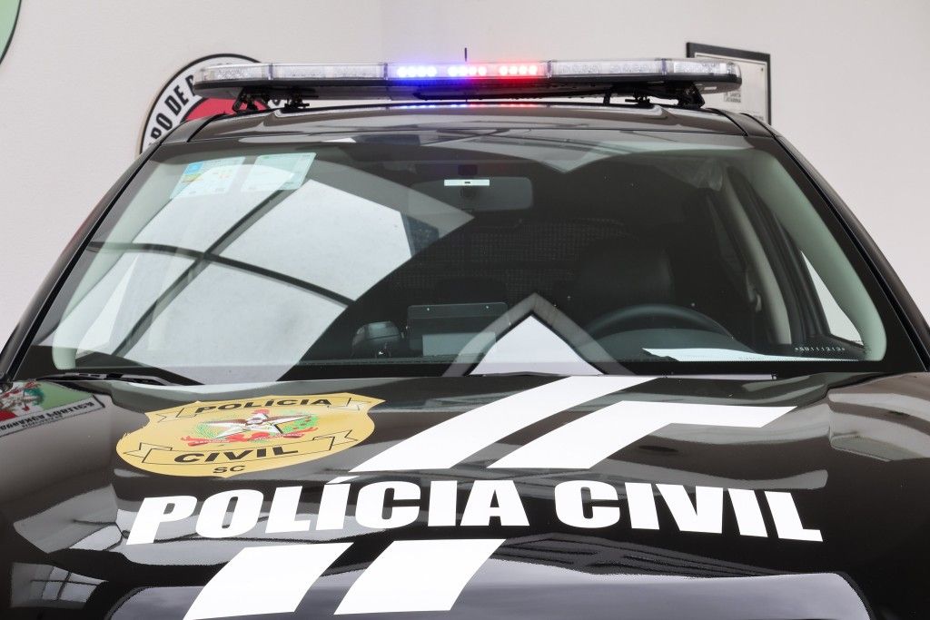 Pai é preso suspeito de matar filha após condenação por estupro em Itajaí