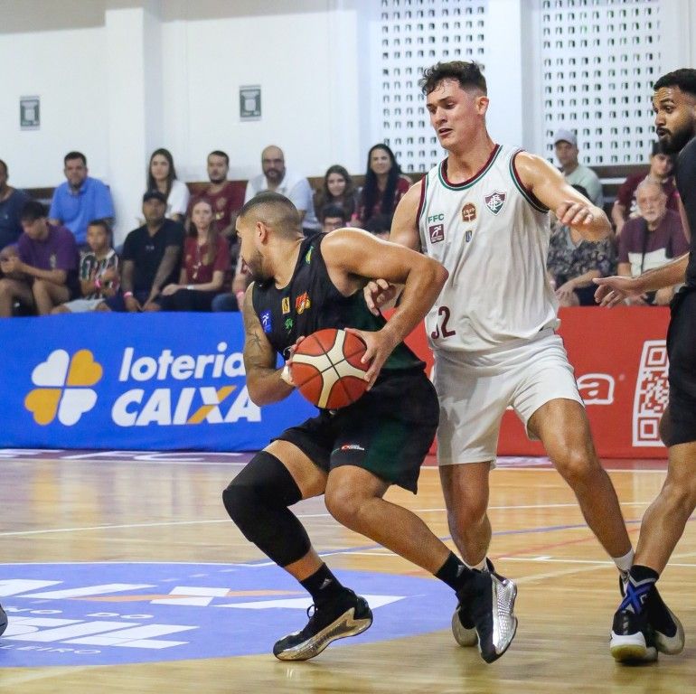Brusque Basquete é superado pelo Fluminense na abertura da semifinal da ...