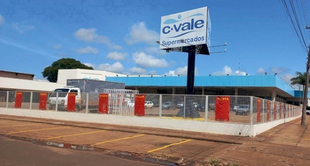 "Quinta do Frango" no Supermercado C.Vale em Caarapó