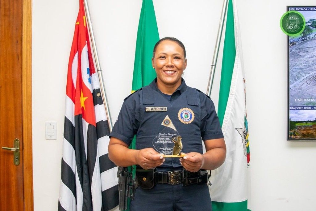 GMF Sandra Teixeira recebe homenagem por concluir curso 8º Patamo