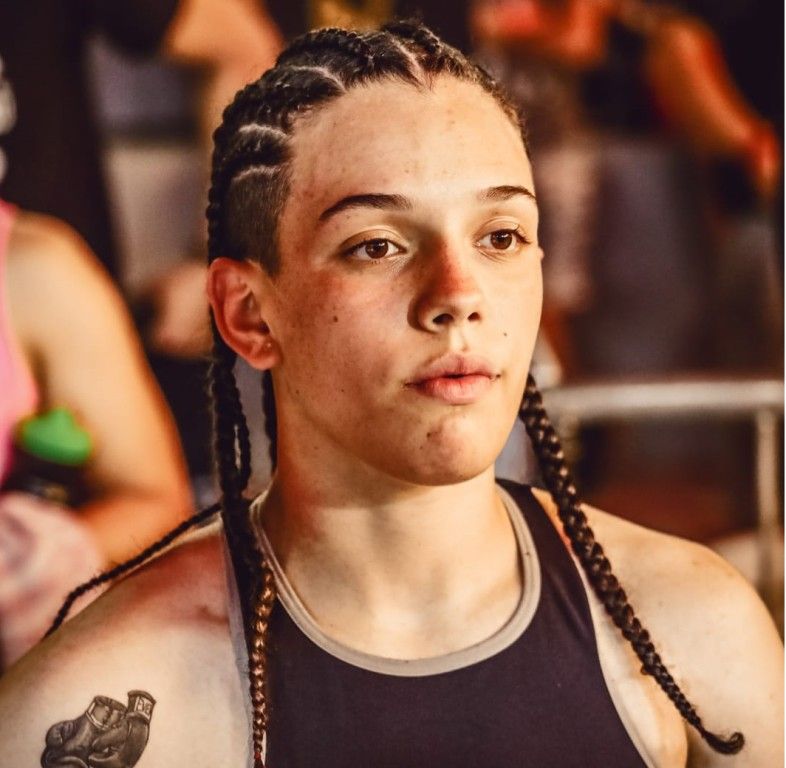 Alana Viduani, lutadora de MMA, busca apoio financeiro com vaquinha online