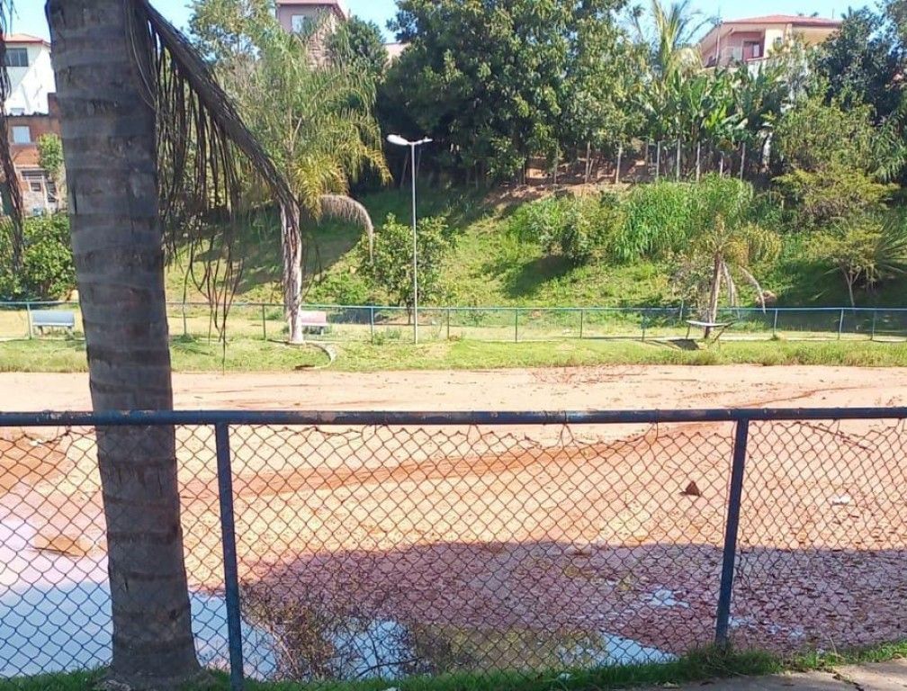 Após 10 anos de sua inauguração, Parque do Colina sofre sem manutenção