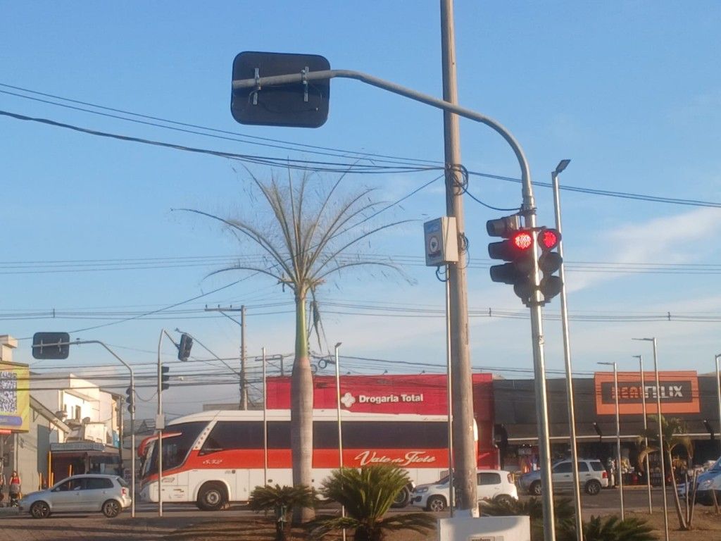 Cidade ainda sente os estragos da tempestade de segunda-feira, 22.