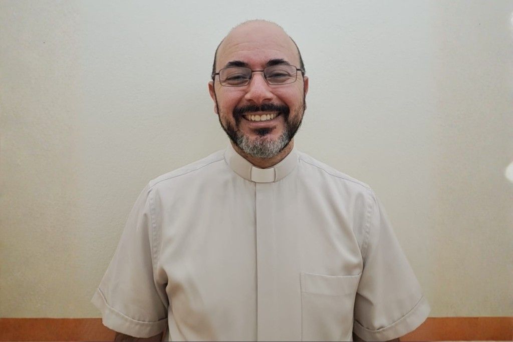 Padre Ivan convida para festa do Havaí na Paróquia Jesus de Nazaré