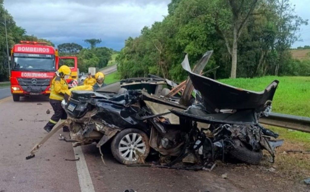 Colisão frontal deixa motorista morto e mobiliza equipes na BR-116 em ...