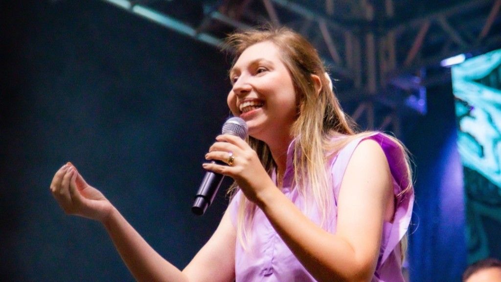Prefeitura anuncia que Juliana Maciel fará renúncia do cargo